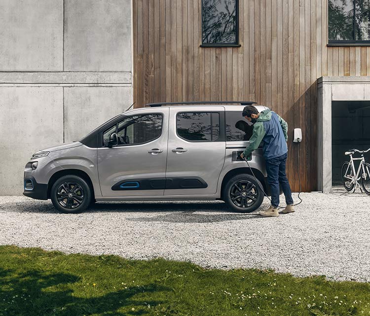Elektromobily a plug-in hybridní vozy | Objevte modelovou řadu CITROËN